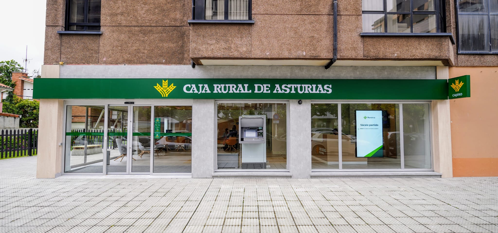 Caja Rural de Asturias inauguró tres oficinas: Nuevo Roces (Gijón ...